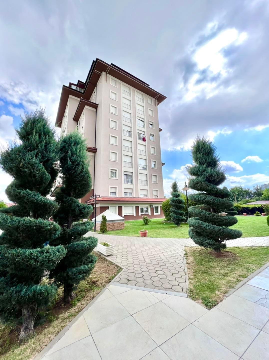 Ofrohet për qera banesë në Emshir tek Prishtina Stars. - ooo houses